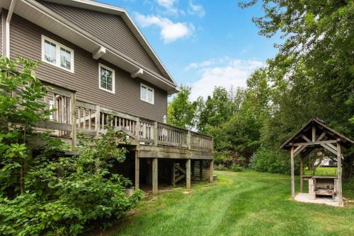 Scandia Retreat With Hot Tub, Sauna And Fire Pit - Ontario
