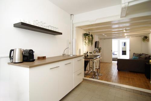 Cosy Apartment Right In The City Center With Airco! - Amsterdam