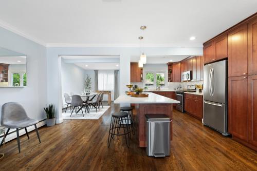 Spacious 5br Beach Home, Cove Beach, Game Room & Yard - Stamford, CT