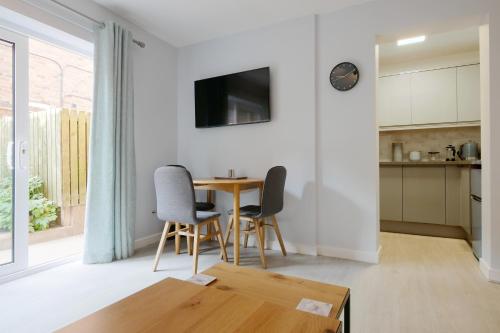 Crewe Short Lets 1 Victoria Court, Crewe - Crewe