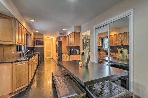 53 Mi To Metlife! Jersey Home W/ Hot Tub & Pool! - Six Flags Great Adventure, Jackson Township