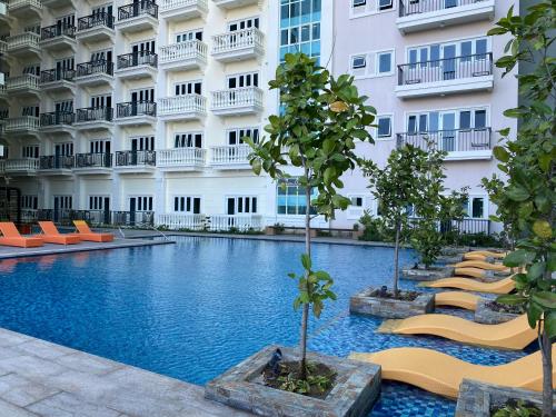 2 Br Corner Executive Suite At Lafayette Park Square Megaworld Blvd Unit 5h - Iloilo City