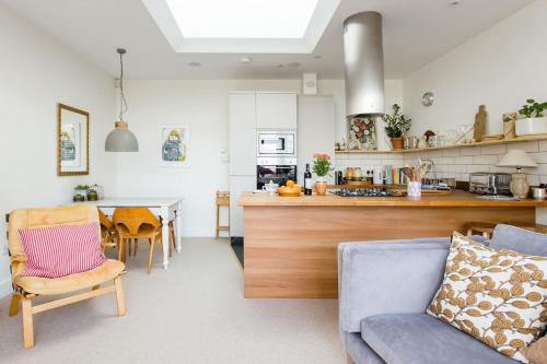The Old Post Office Apartment - 팰머스