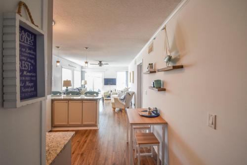 Coastal Condo W/ Public Atlantic Beach Access - Atlantic Beach, NC