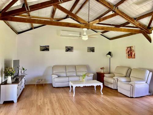 Stay At The Barn... Immerse Yourself In Nature. - Kenilworth