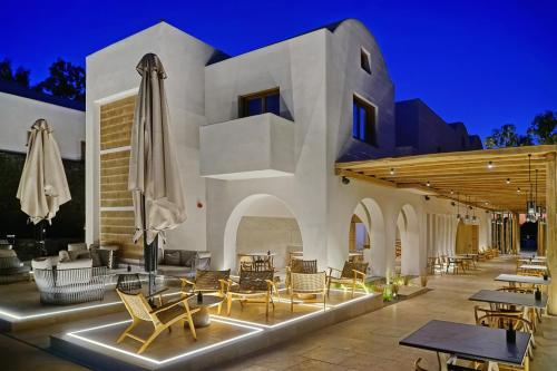 Radisson Blu Zaffron Resort, Santorini | Greece - Venue Report