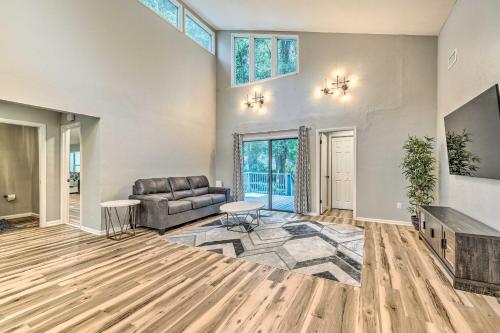 Walk To Uf: Family Home W/ Patio! - University of Florida, Gainesville
