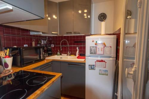 Very French Two Bedroom In The Heart Of Paris - ibis Paris Grands Boulevards Opéra 9e