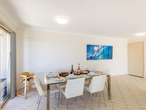 Sea Breeze, 1,23 Stubby St Nelson Bay - Pet Friendly Duplex With Boat Parking, Air Con And Wi-fi - Fingal Bay
