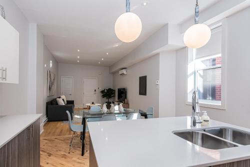 Welcoming And Homey Unit Near Mount Royal By Denstays - Montreal