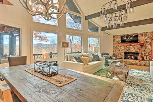 5 Mi To Ski Sapphire Valley: Cozy Retreat W/ Decks - Sapphire, NC