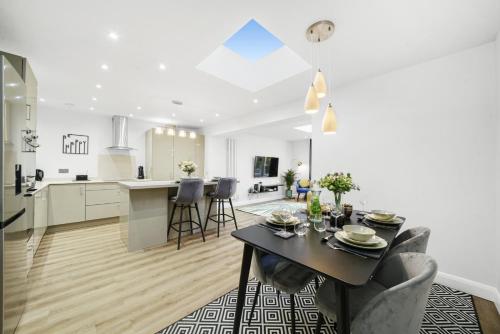 Modern Bungalow In Maidstone Sleeps 5 With Free Parking - Maidstone