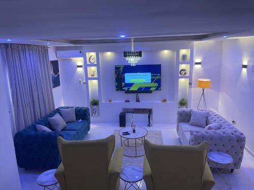 Morak Homes - Luxury 4 Bed Home With Ps5, 24hrs Electricity, Super Fast Wifi, Snooker, Games Room - - Abuja