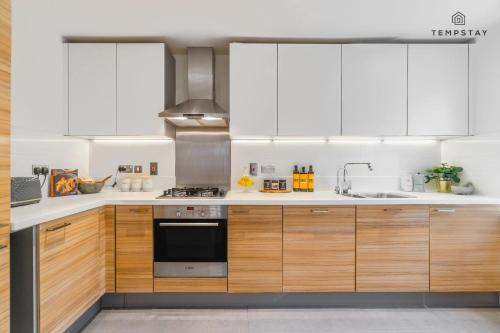 4br-madejski Stadium-royal Berk Hosp-by Tempstay - Reading
