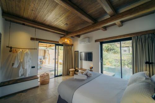 Hide Out Villas - Ios