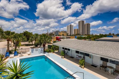 Coral Sands Huge Studio W/ 2 Queen Beds! - North Palm Beach, FL