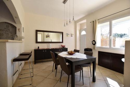 Margaillan - Parking - Jardin - Clim - Camargue