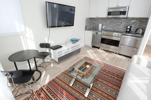 Beautiful High End One Bed / 1 Bath Carriage House - Rosemary Beach, FL