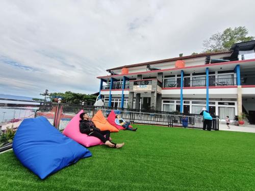 Tongging Hotels, Samosir | chiangdao.com