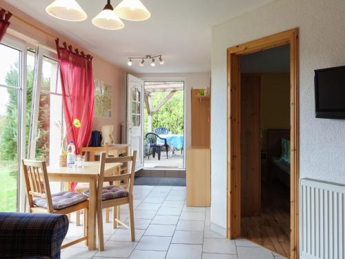 Chic Vacation Home Near Forest In Sebnitz Germany - Hohnstein
