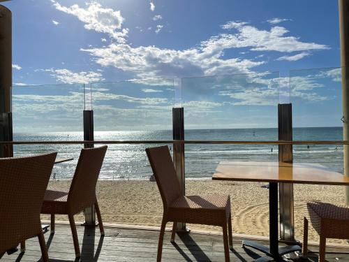 Capelink Beach House-atop Prestigious Oliver's Hill - Frankston