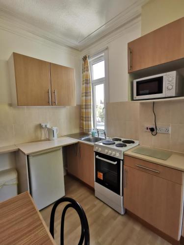 Coombe Lodge Holiday Flats - Paignton