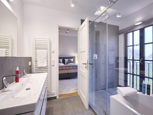 Reetland Am Meer - Luxus Reetdachvilla Mit 3 Schlafzimmern, Sauna Und Kamin F15 - Rügen
