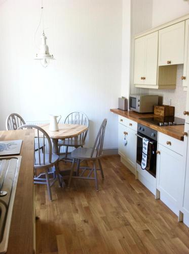 Harbour Retreat Padstow - Entire Apartment In The Beautiful Old Town Of Padstow Harbour - Padstow
