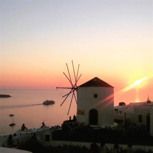 Lioyerma Windmill Villa & Pool - Oia