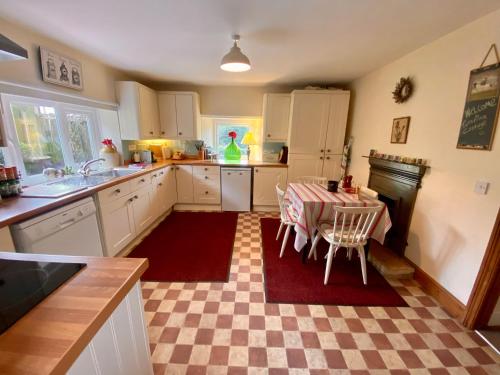 Turnpike Cottage - Tetbury