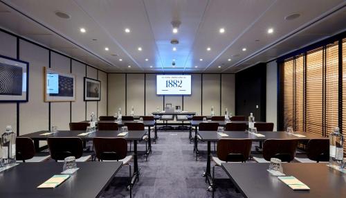 Radisson Blu 1882 Hotel, Barcelona Sagrada Familia | Barcelona ...