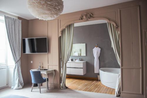 Hotel 3 Etoiles - Le Petit Perier - Mayenne