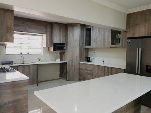 8sindoor Indoor Pool4 Bedroom Villagreat View And Backup Power - Clarens