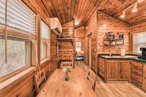 Charming New Bern Log Cabin - Pets Welcome! - New Bern, NC
