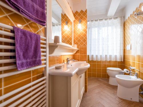 Guesthost - La Marina Apartment With Patio & Parking - Fano