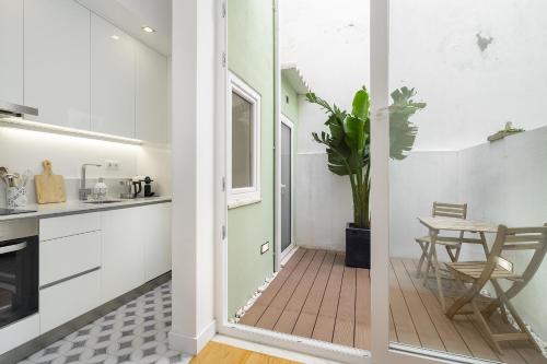 Whome Chic 1-bed W/ Patio Perfect To Explore Lisbon - Marvila