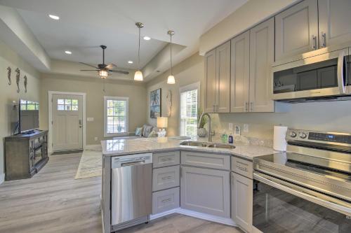 1 Mi To Ocean Isle Beach! Home W/ Shared Lanai - Ocean Isle Beach, NC