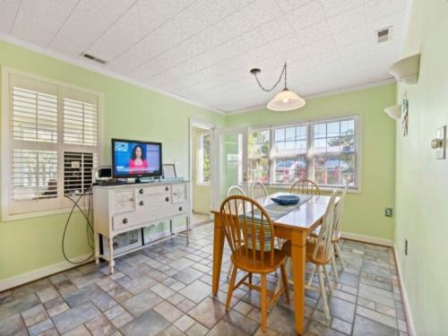 Flip Flop Paradise Cottage - Bald Head Island, NC
