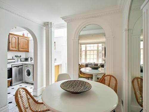 Stylish 3 Bedroom Town House - Chelsea