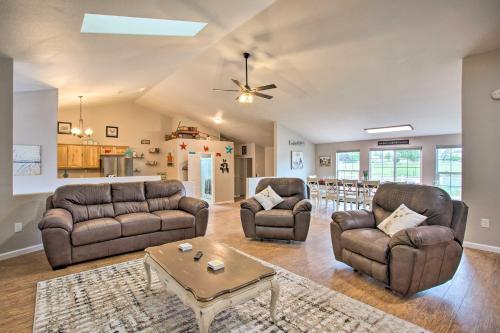The Farmhouse At Grand Valley Getaway W/ Alpacas! - Grand Junction, CO