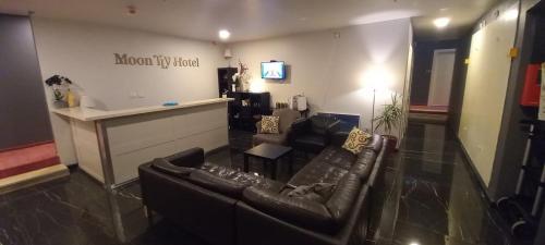 Moon TLV - 4th floor in Tel Aviv-Yafo | 2024 Updated prices, deals ...
