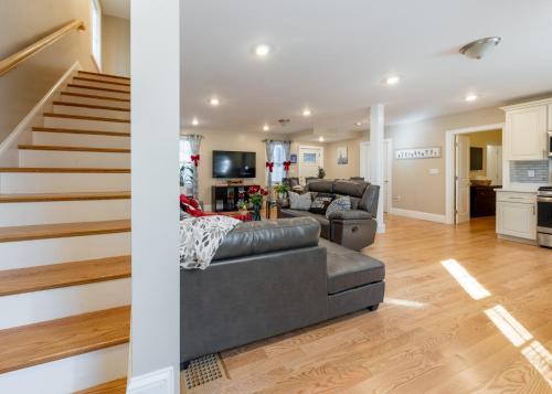 284-newbuilt Entire House With Free Huge Parking Lot - Boston, MA