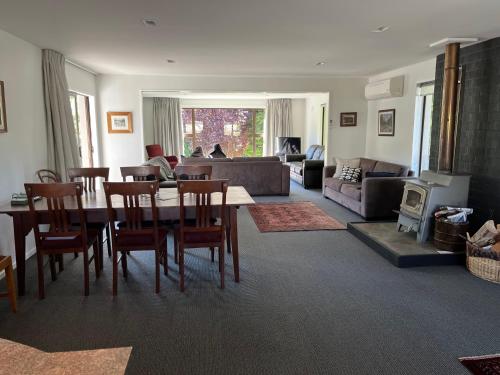 Family Home On Inverness - Arrowtown