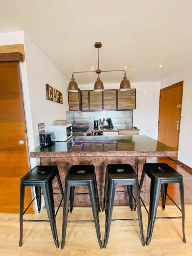 La Venise Annecienne - Studio Climatise, Parking Prive Gratuit, Proche Gare - Annecy-le-Vieux