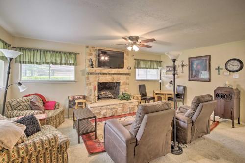 Home 1 Mi To University Of Texas Relax Fireside! - Plano, TX