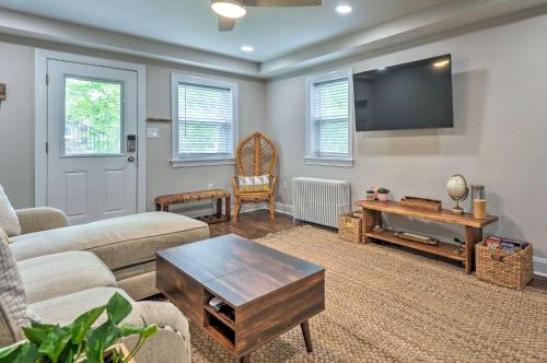 Takoma Park Apt With Wood Fire Pit Less Than 8 Mi To Dc - Takoma Park, MD