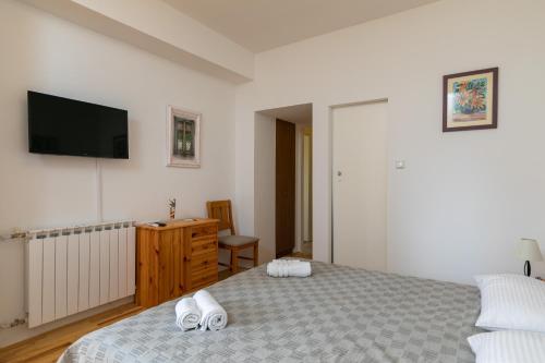 From €26 - Apartment Tonka - Two bedroom apartment with partial sea ...