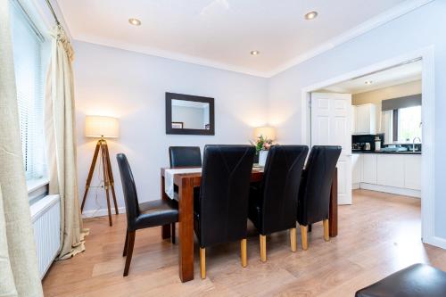 New Four Bedroom House - All Rooms Ensuite - Stirling