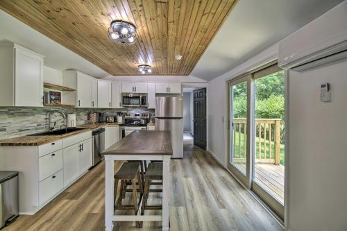Updated Bristol Retreat ~ 2 Miles To Downtown! - Bristol, TN