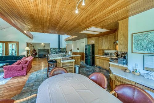 Cascadel Haven - North Fork, CA